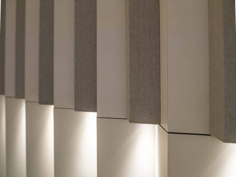 The Tour CB21 Auditorium in La Défense, Paris - Texaa.