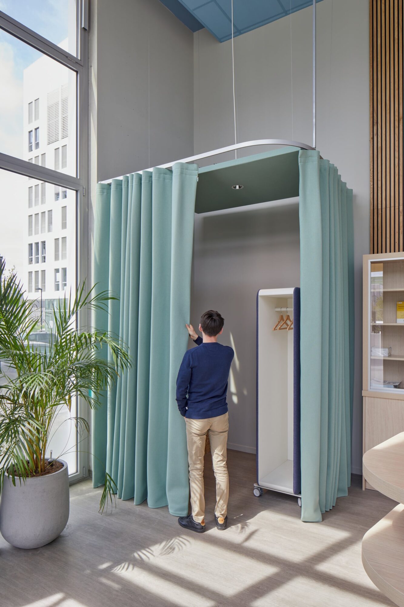 A closer look at soundproofing curtains - Texaa.